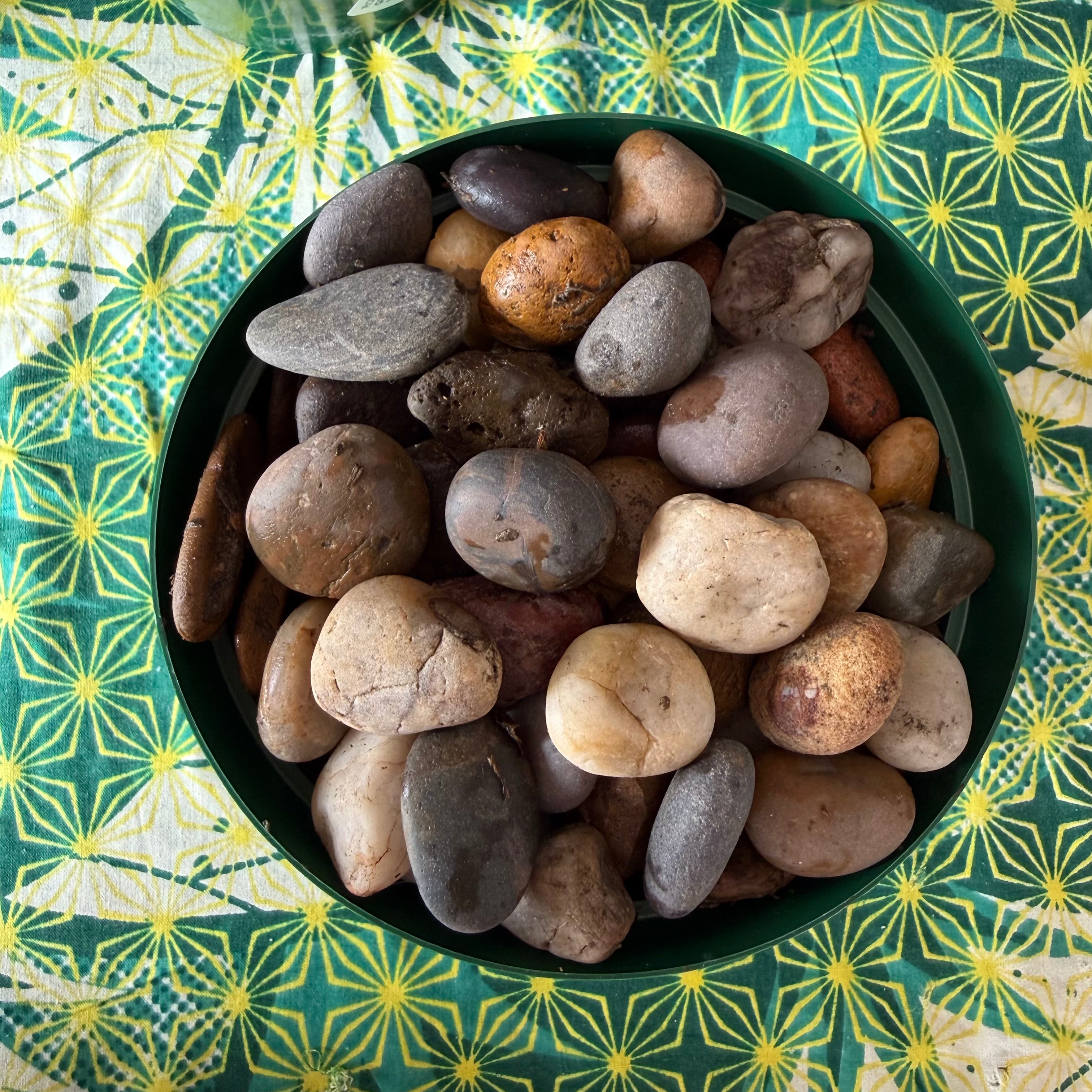 Marine Mix Pebble Garden Stone -17kg – Crystal Geological